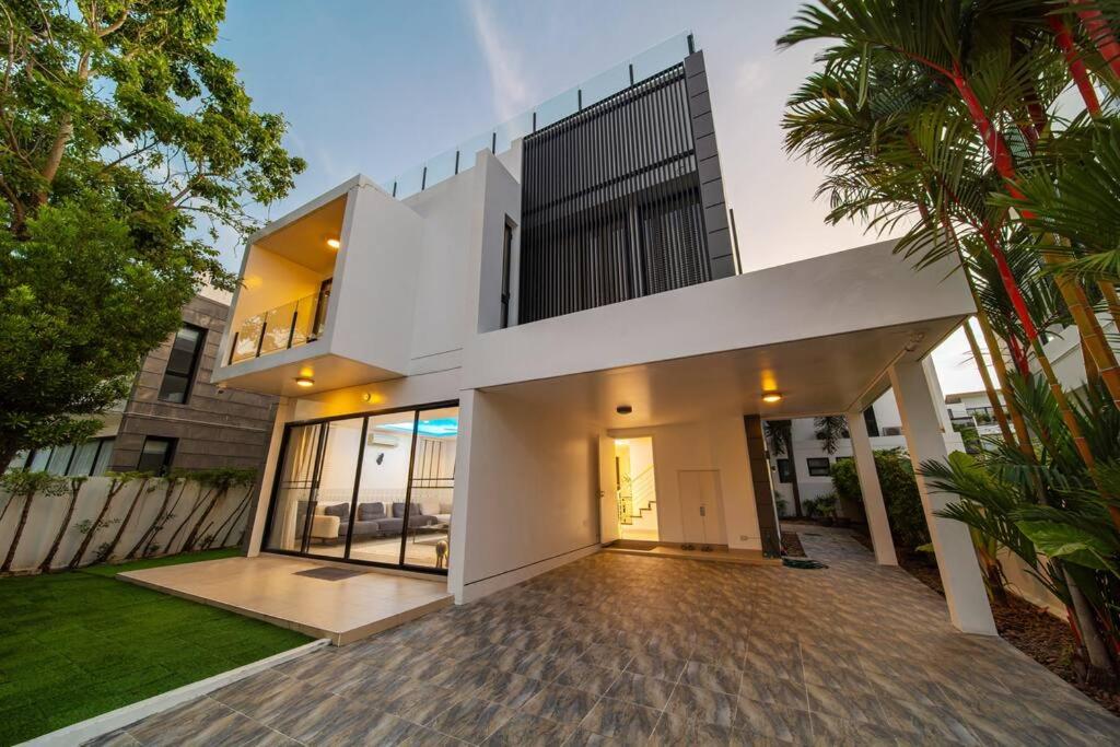 Luxury 5BR Villa Rooftop Pool, Laguna Phuket (updated prices 2025)