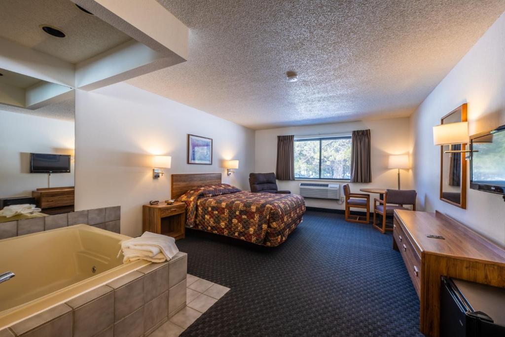 Boulder Junction Motor Lodge, Boulder Junction (updated prices 2026)