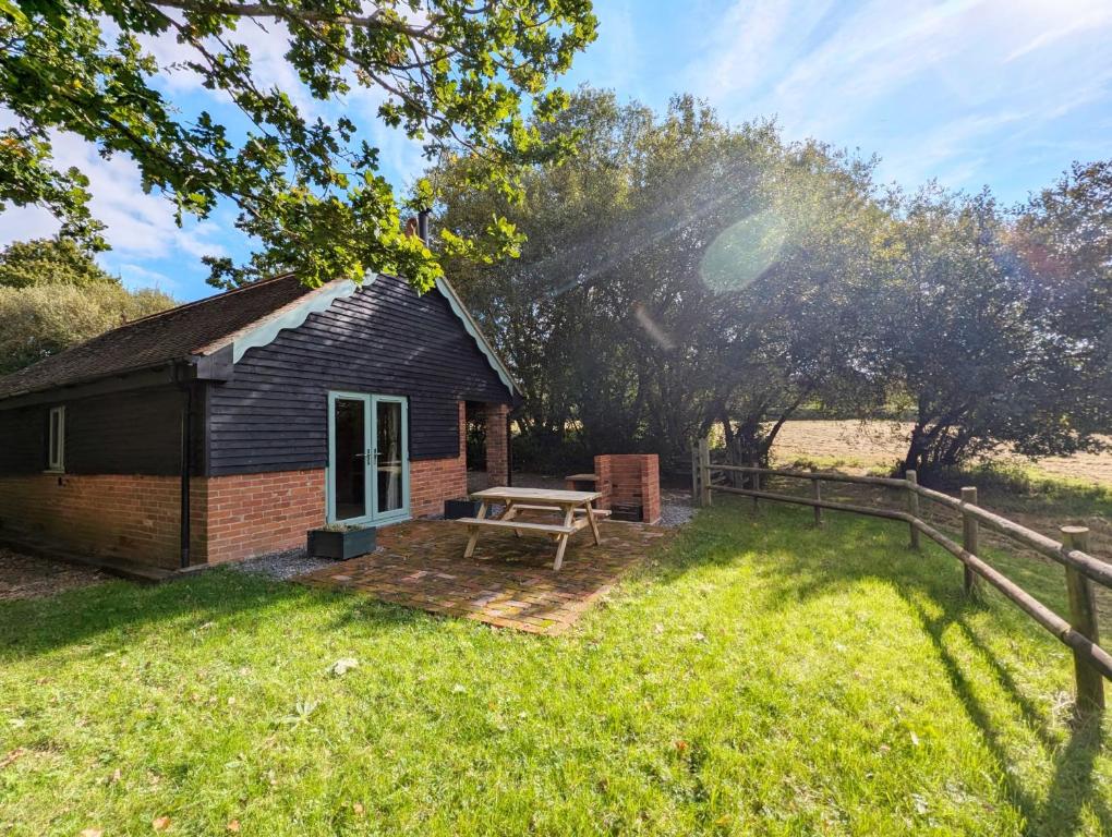 The Stables, Wickham, Shedfield (updated prices 2025)