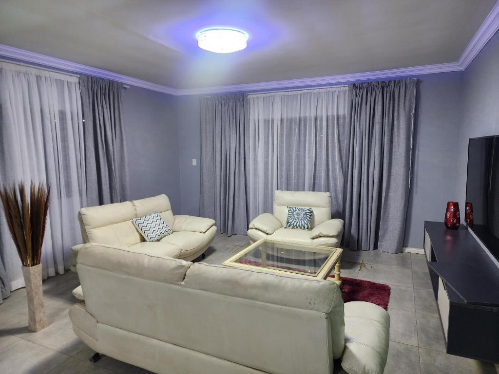 Overnite stay in Lamercy, La Mercy (precios actualizados 2024)