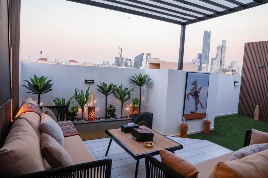 Studio with private outdoor and beautiful view, Riyadh (updated prices ...