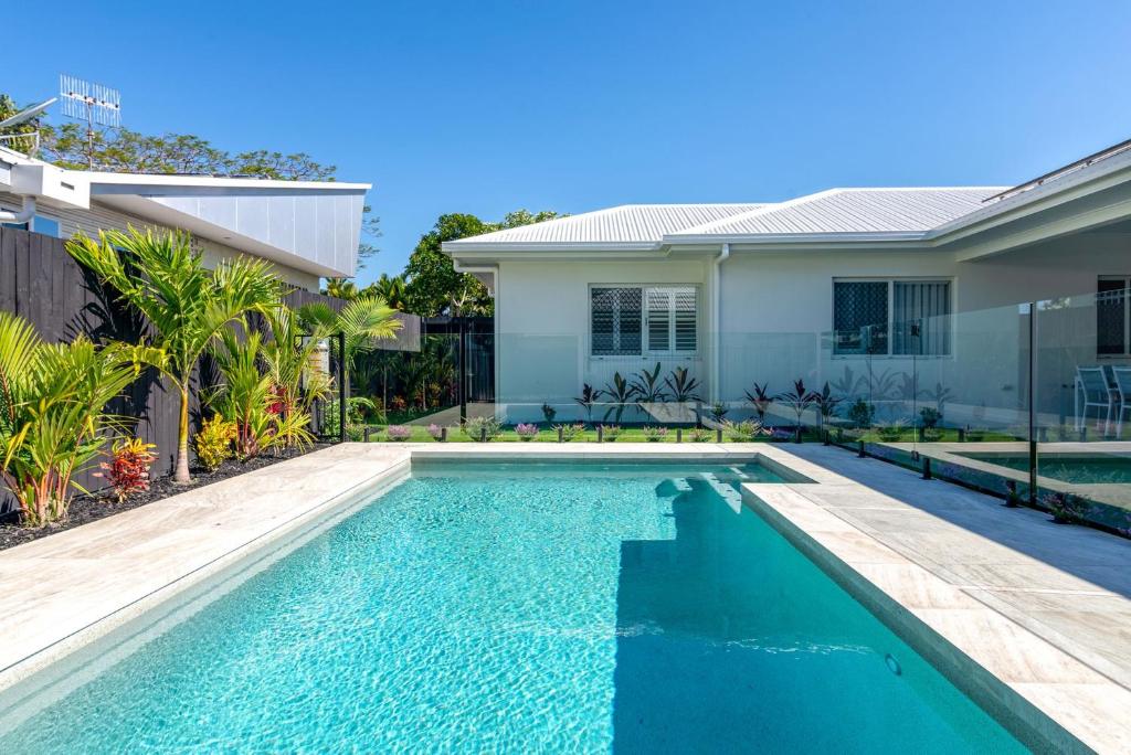 15 Ocean Avenue, Cooya Beach (updated prices 2026)