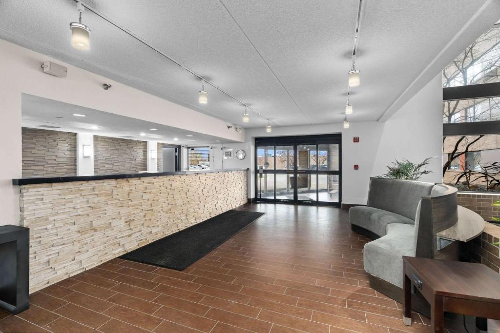 Quality Inn & Suites Mall of America - MSP Airport, Bloomington ...