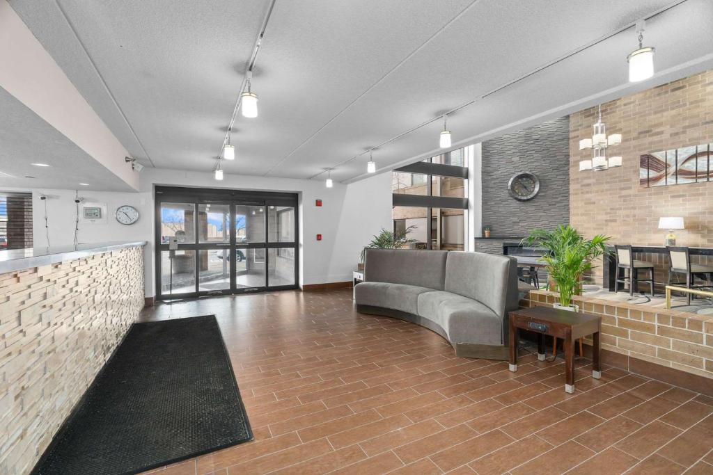 Quality Inn & Suites Mall of America - MSP Airport, Bloomington ...