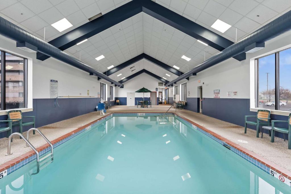 Quality Inn & Suites Mall of America - MSP Airport, Bloomington ...