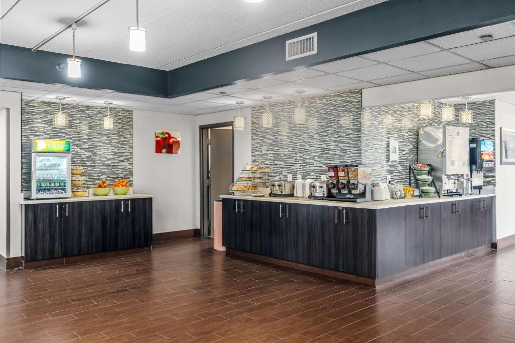 Quality Inn & Suites Mall of America - MSP Airport, Bloomington ...