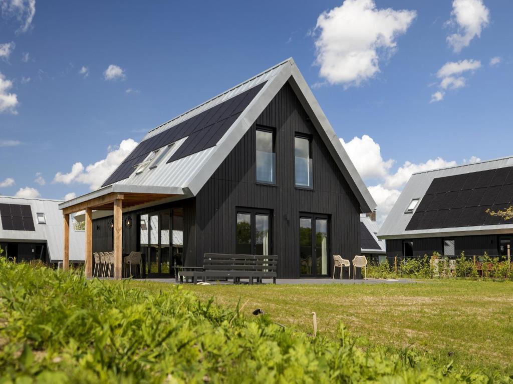Beautiful villa on the water in Friesland, Sint Nicolaasga (updated ...