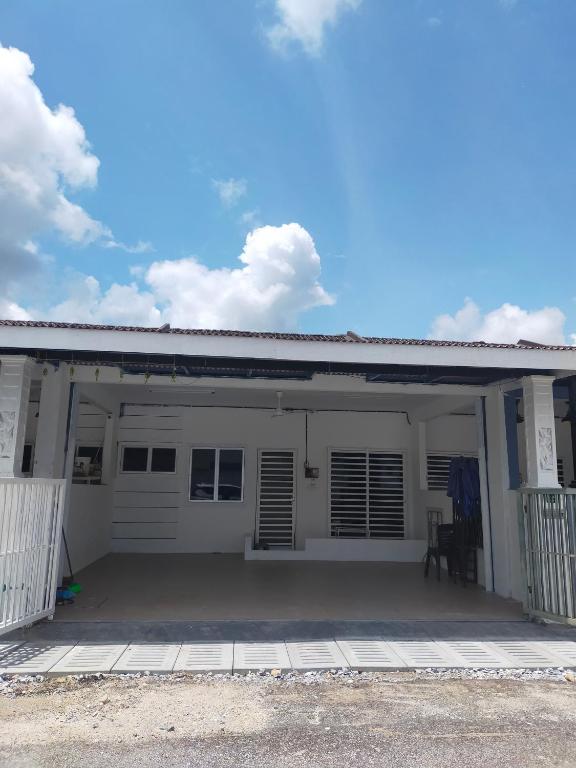 Angah Homestay, Kampong Chabang (precios actualizados 2026)