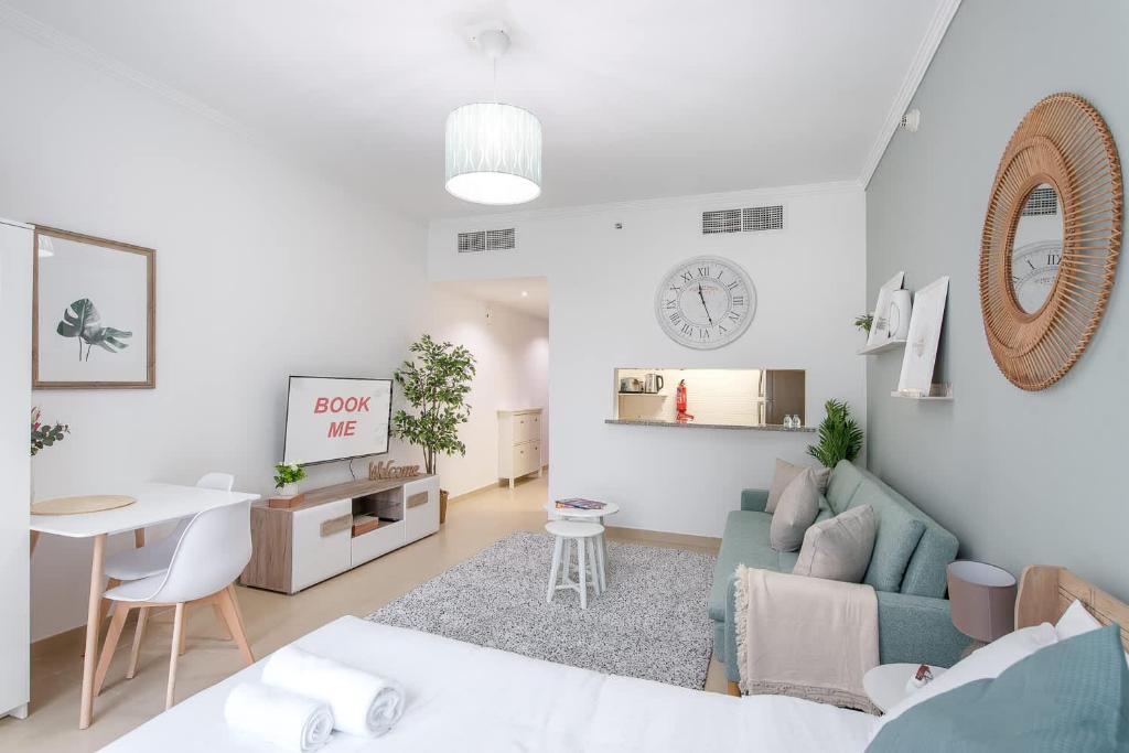 Serene Studio apartment with stylish interior space in JLT!, Dubái (precios actualizados 2025)