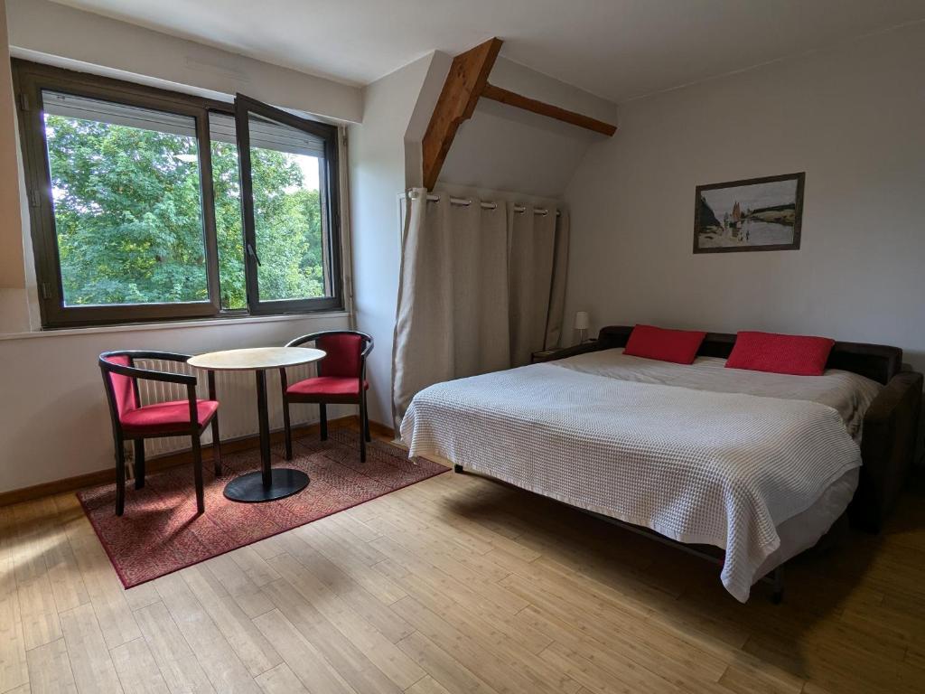 Appartement Le Louis Dort au calme, Équemauville (updated prices 2025)
