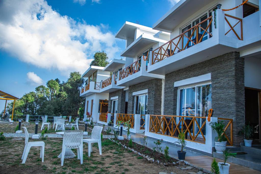 Maatidera Resort Kanatal The Boutique stay in the Lap of Himalayas ...