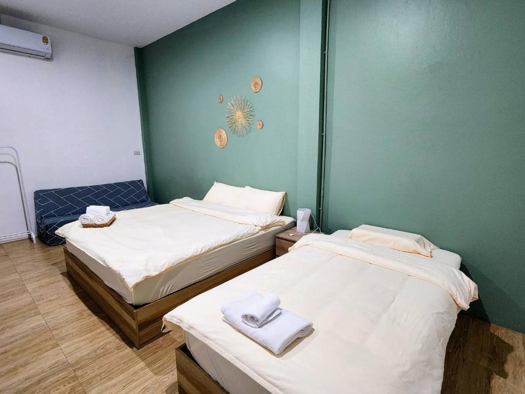 Baan U Sabai Poshtel (บ้านอยู่สบาย พอสเทล), Manorom (updated prices 2025)