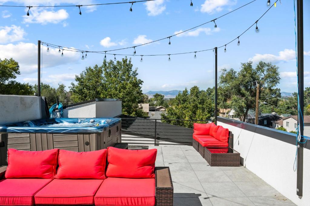 19th Hole Clubhouse, Denver (updated prices 2026)