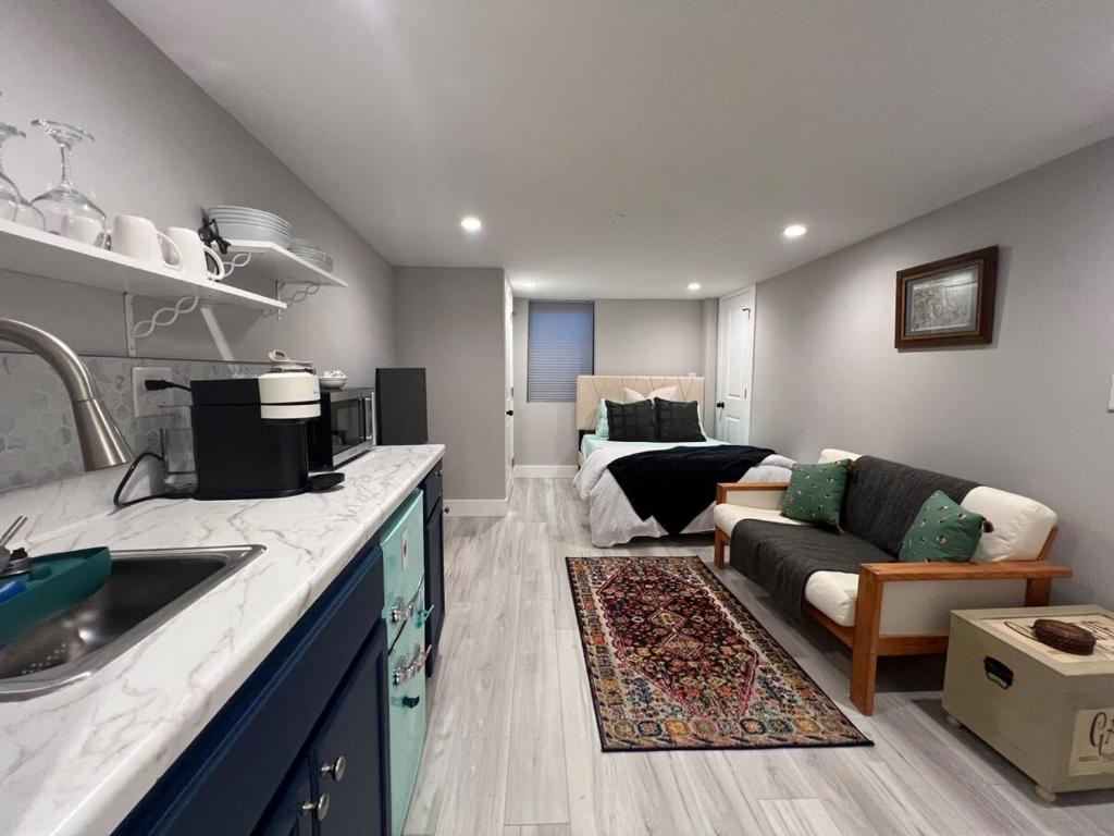 Modern Chic Fishtown-Philly Home with Roof Deck, Philadelphia (updated ...