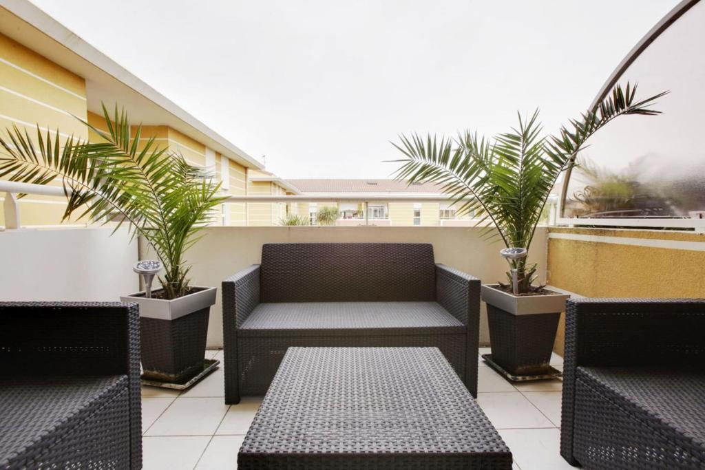 Duplex Alberti - Welkeys, Lattes (updated prices 2026)