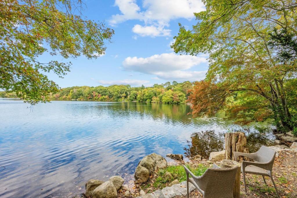 76 Moco Road Barnstable- Lakeside Haven Retreat, West Barnstable (updated prices 2026)