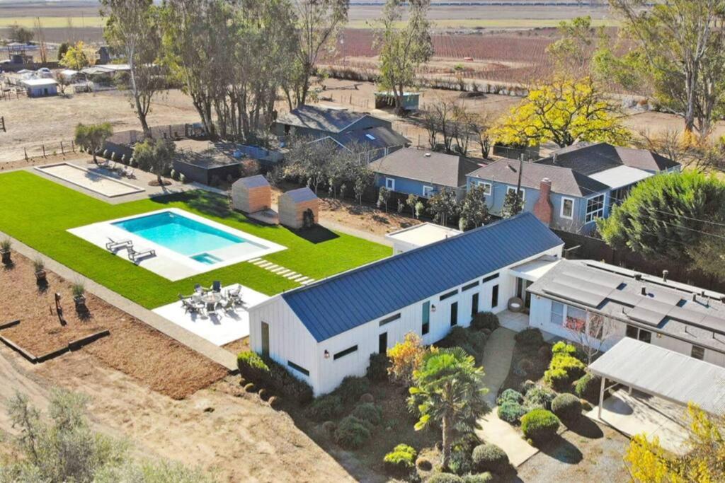 Serene Acacia Modern Farmhouse Sonoma Pool Hot Tub, Sonoma (updated ...