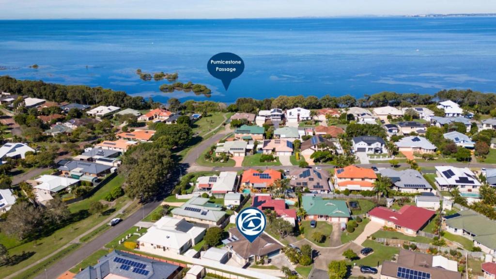 Family Holiday Home At Sandstone Point, Sandstone Point (updated prices ...
