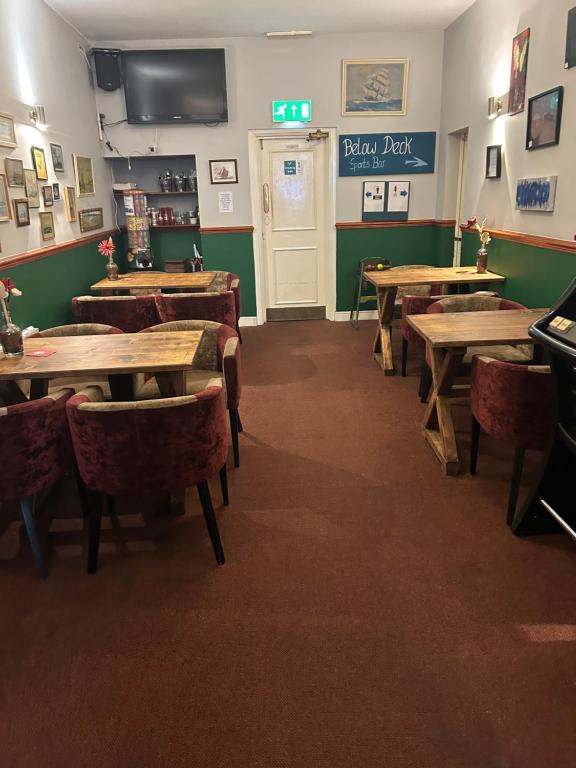 The Ship Hotel, Crediton (updated prices 2025)