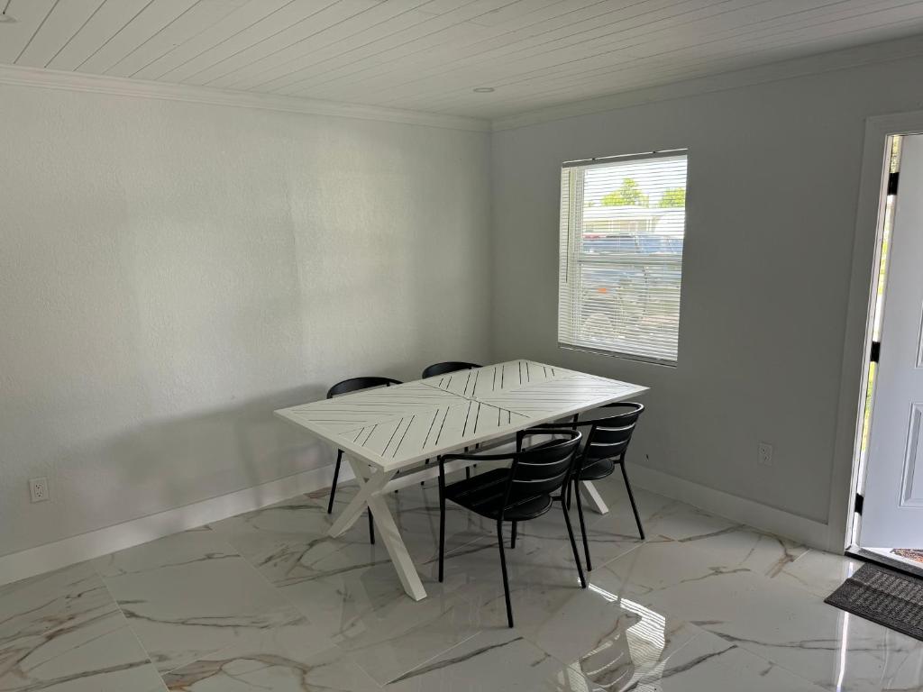 Pool house at Felton, Port Charlotte (updated prices 2025)