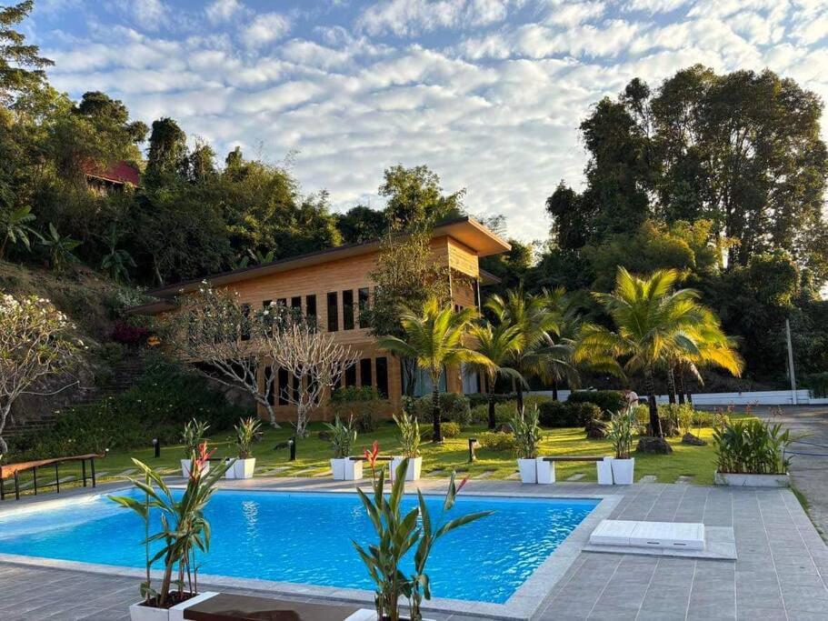 Architect's Country Villa & 10m Pool near Khao Yai, Nakhon Nayok की ...