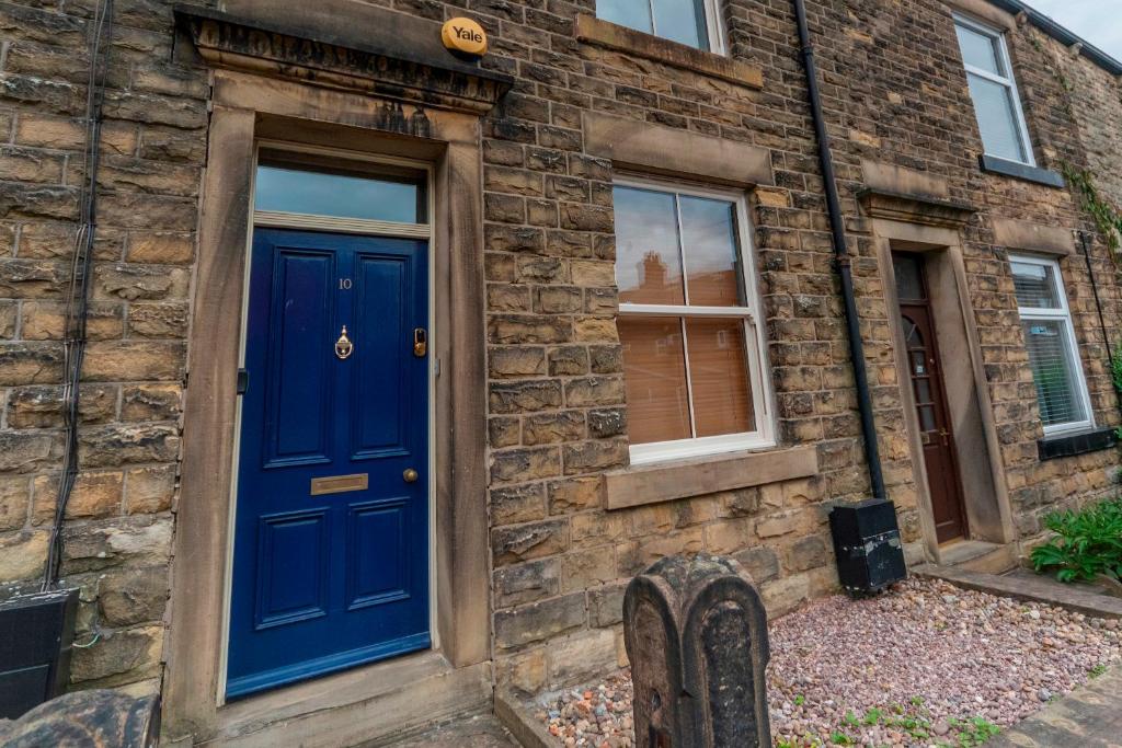 Prime Spot for 6 Guests Pet & Cycle Friendly - Pass the Keys, New Mills ...