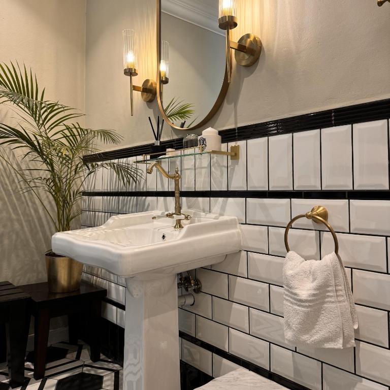 Bredasdorp Square, Bredasdorp (updated prices 2026)