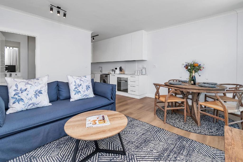 Newlands Peak 823, Cape Town (updated prices 2026)