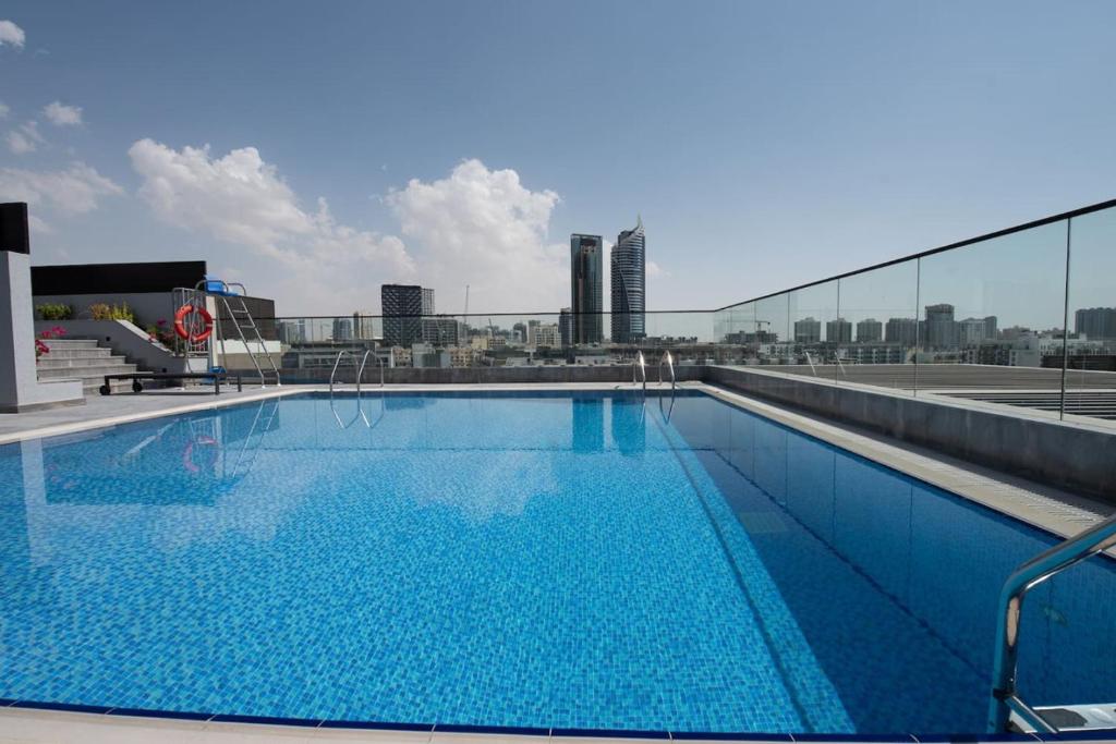 Stylish Studio Retreat in the Heart of JVC, Dubái (precios actualizados ...