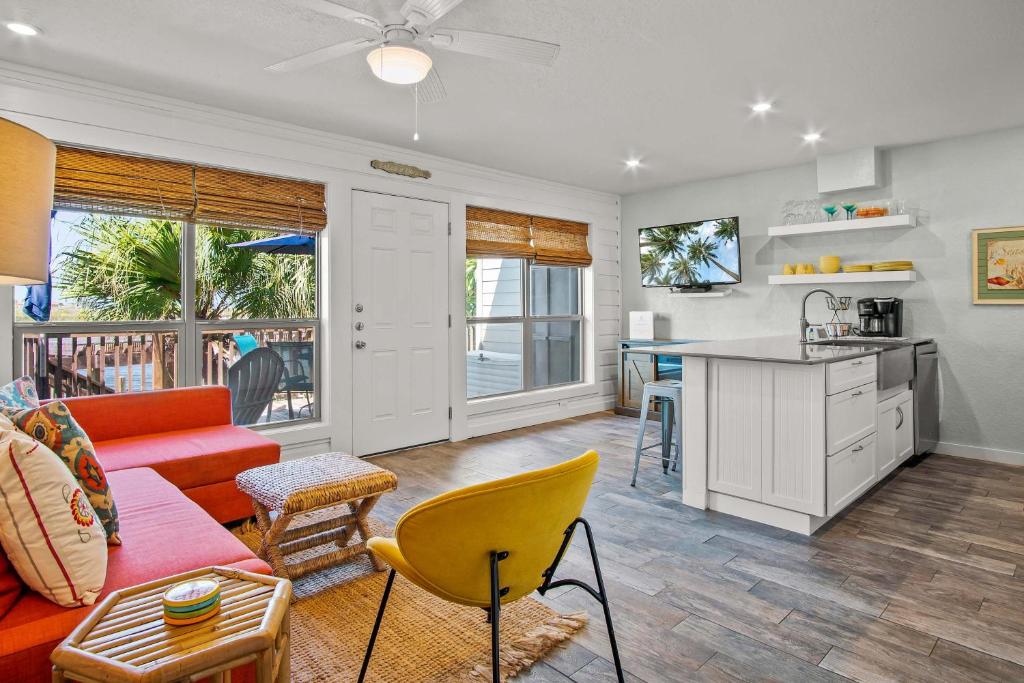 Upscale Waterfront- Private Patio Fish Pier, Padre Island (precios ...