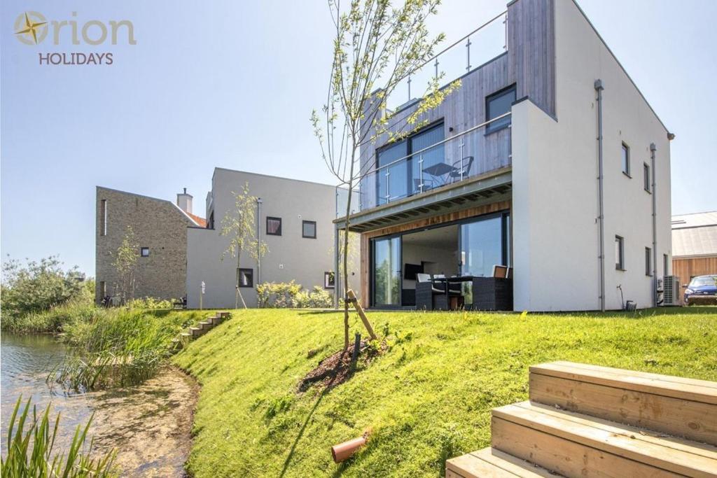 Minety Lake 43, Green Haven, Somerford Keynes (updated prices 2025)