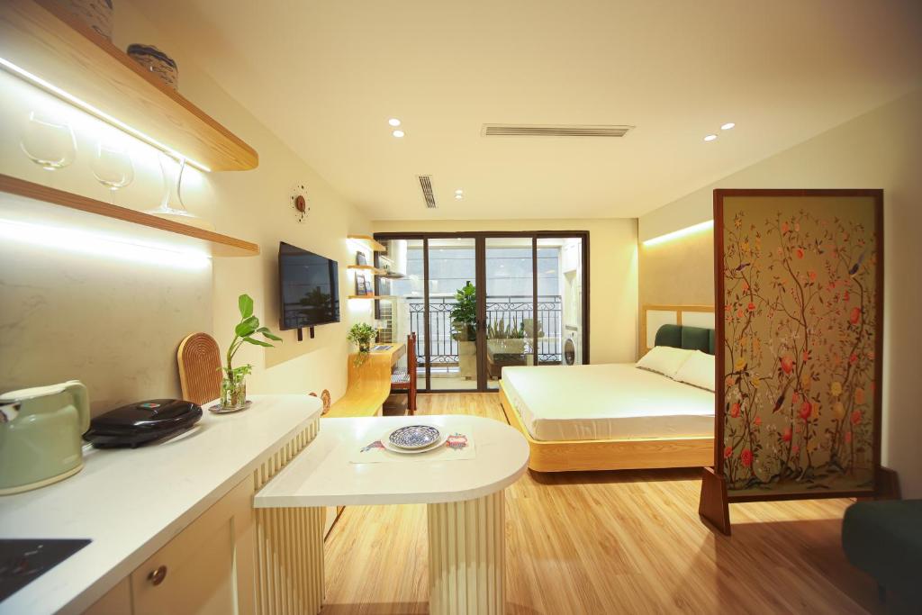 Moon Corner at Westlake, Apt in 5star building w 4season pool, Hanoi (updated prices 2025)