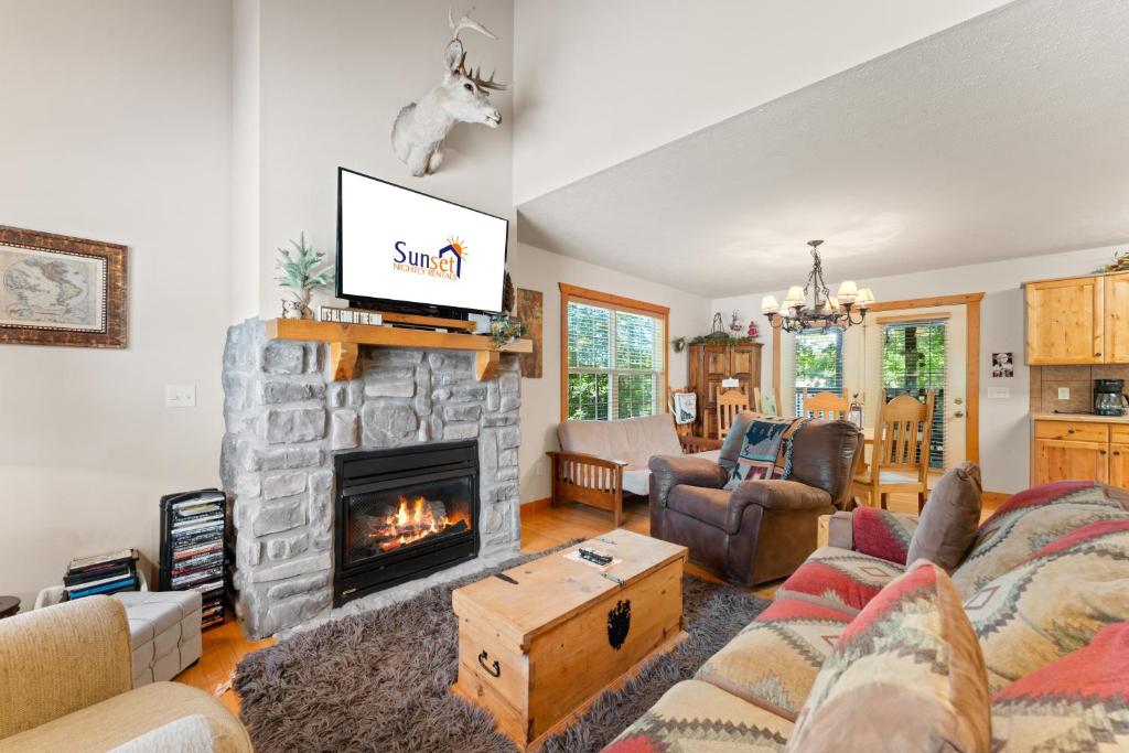 SBL103A -Magnolia Moon cabin, Branson West (updated prices 2026)