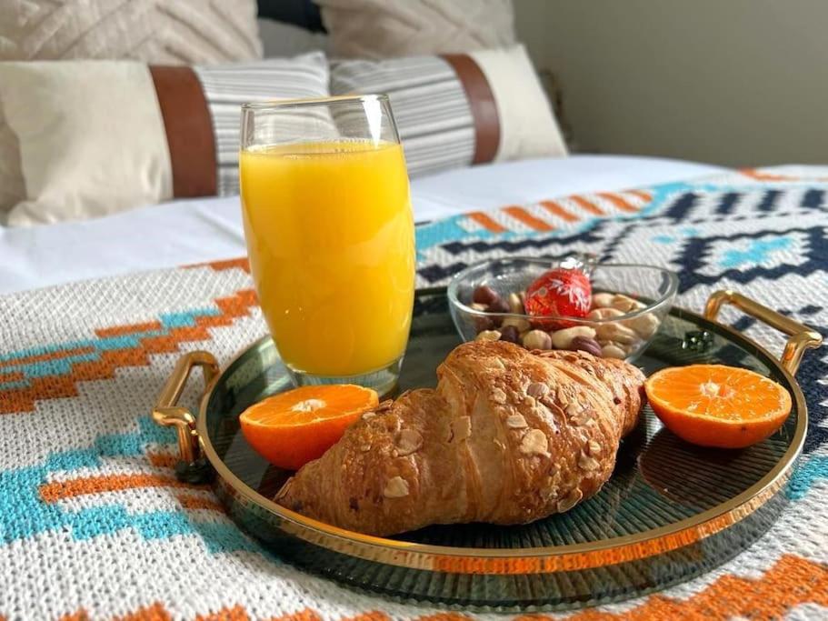 The Art Gallery Guest House - Newport Cozy 3-Bedroom Home, Newport ...