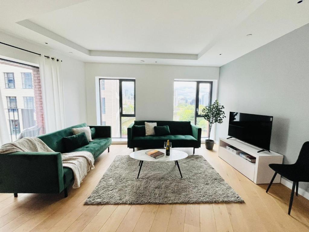 Luxurious Apartment - Prime Location Near Excel, O2 & Canary Wharf ...
