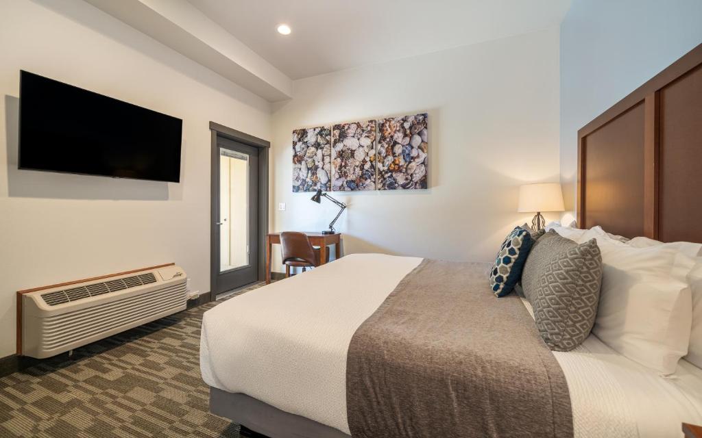 The Lodge Lake Chelan, Manson (updated prices 2025)