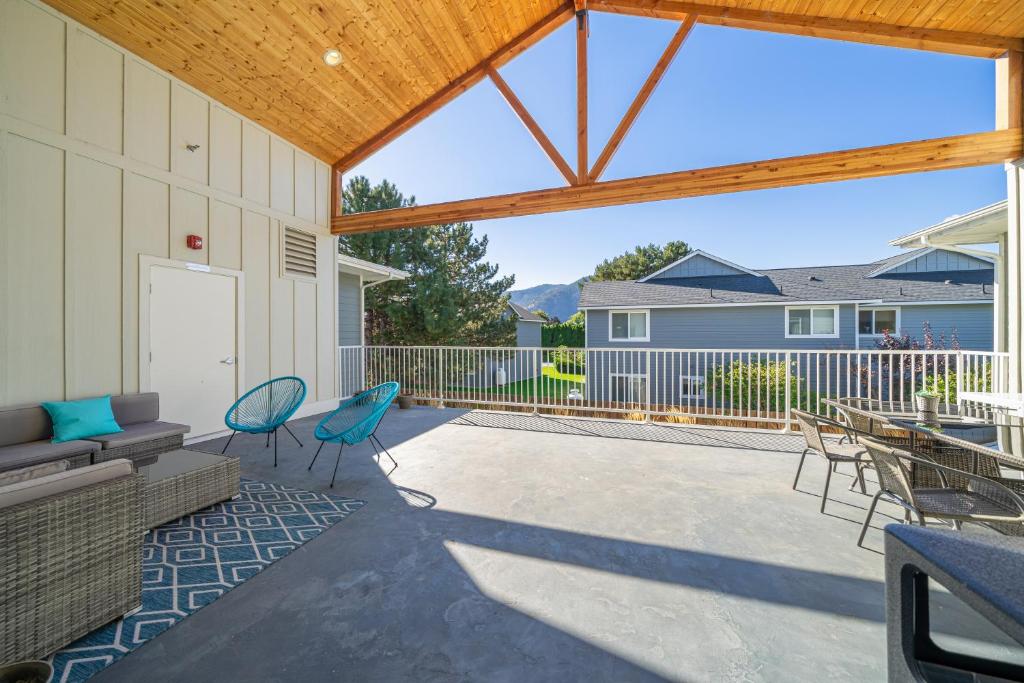 The Lodge Lake Chelan, Manson (updated prices 2025)