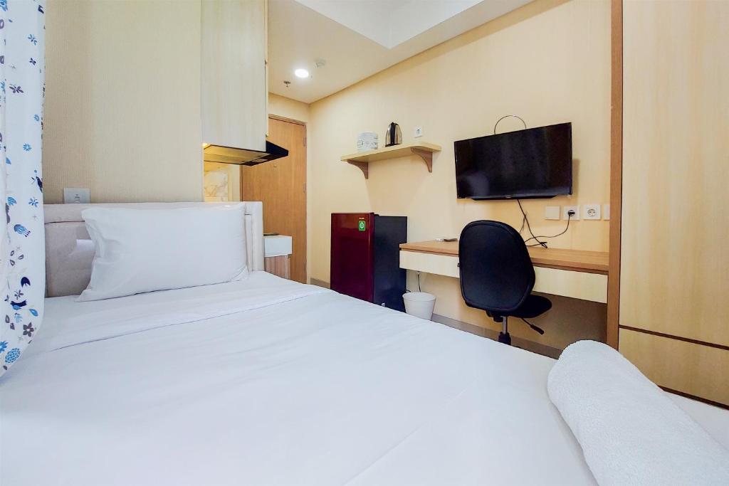Homey and Simply Look Studio Room Apartment B Residence By Travelio ...