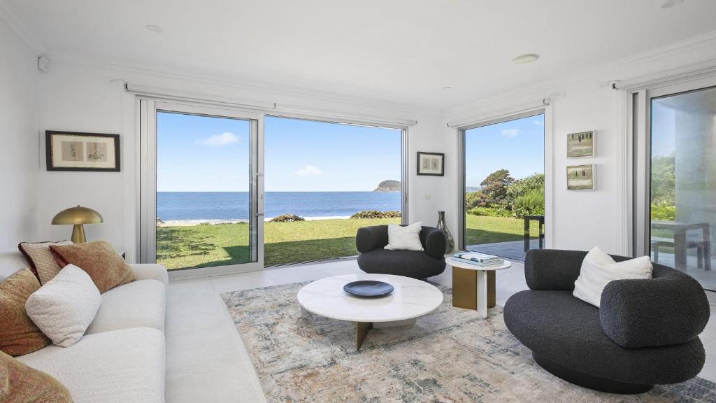 PIHI Beachfront , Pearl Beach, 5beds, 5 bathrooms, Pearl Beach (updated ...