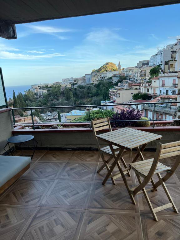 LAPILLI HOUSE TAORMINA, Taormina (updated prices 2025)
