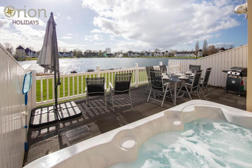 Windrush Lake 82, Puffin Lodge - P, South Cerney (updated prices 2025)