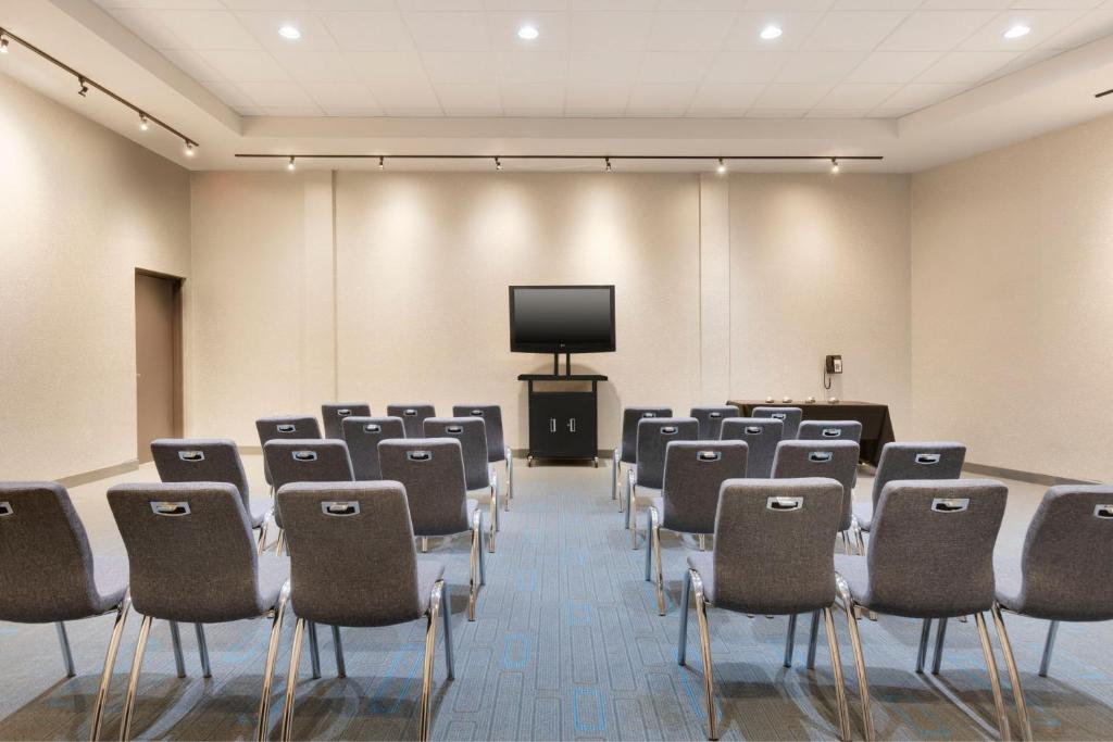 aloft Hotel Milwaukee Downtown, Milwaukee (updated prices 2025)