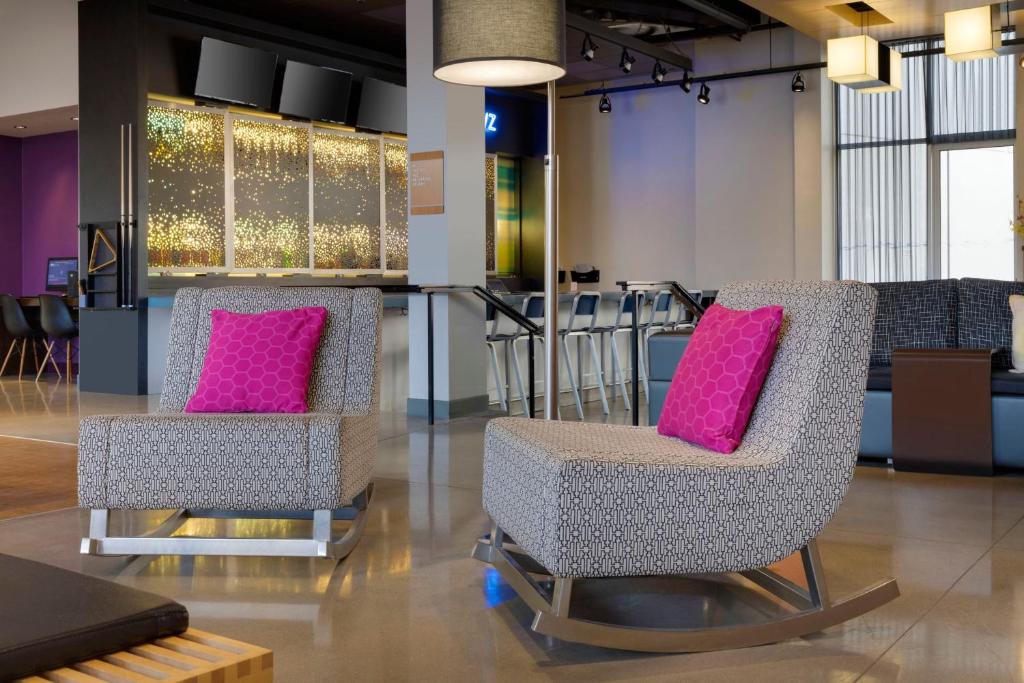 aloft Hotel Milwaukee Downtown, Milwaukee (updated prices 2025)