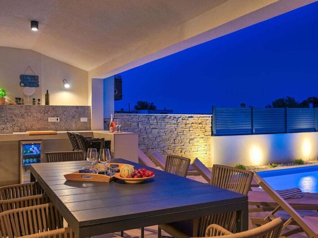 Zala with own pool Li njan, Ližnjan (updated prices 2025)