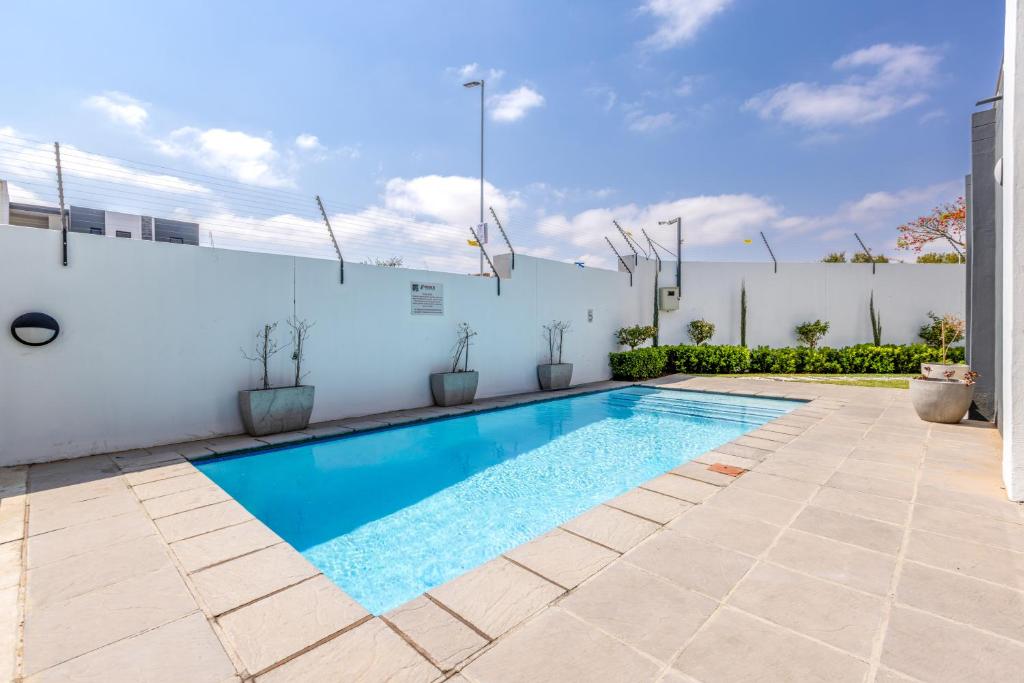 Smartz Apartment Studio, Midrand (updated prices 2026)