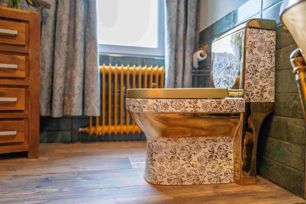 The Little Britain Inn Themed Hotel One of a Kind In Europe ...