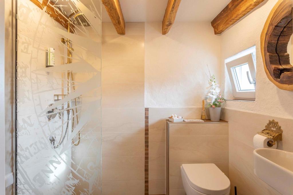 The Little Britain Inn Themed Hotel One of a Kind In Europe ...