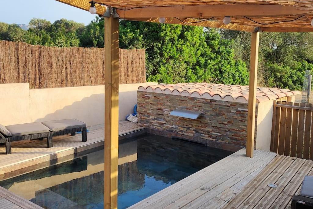 Tiny house avec piscine à Figari, Figari (precios actualizados 2025)