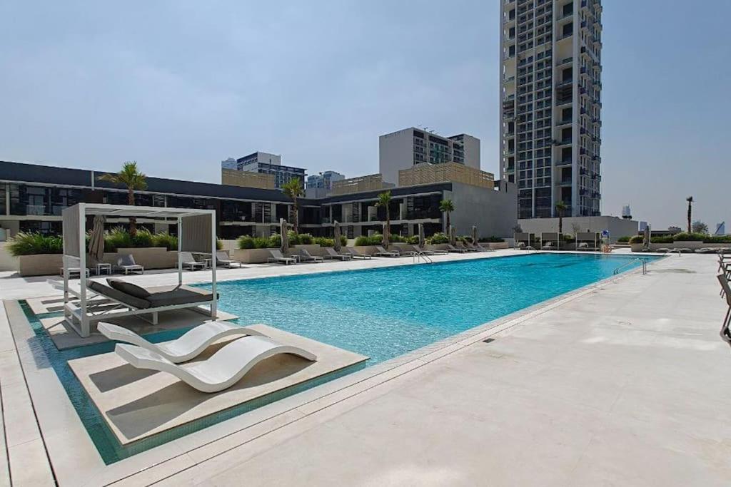 Vogue JVC Binghatti Corner near Circle Mall, One Bedroom Apartment with ...