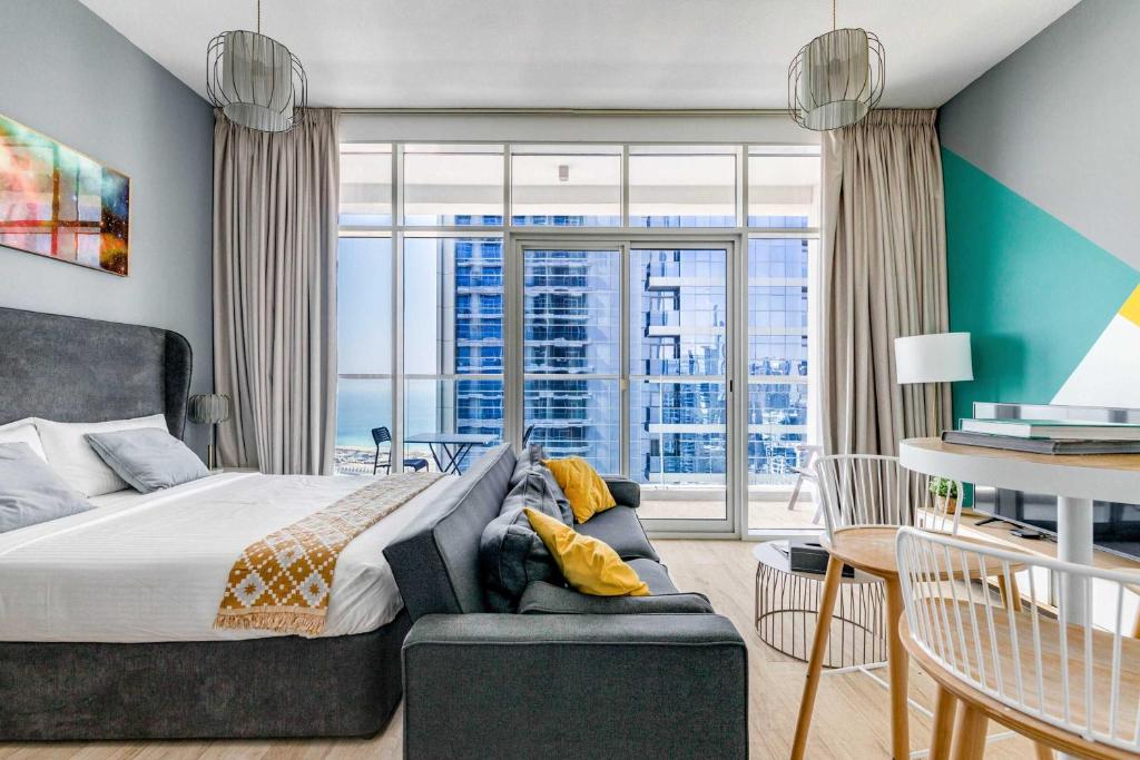 Knokey Dubai Marina Comfortable Apartments with Pool and Gym, Dubai ...
